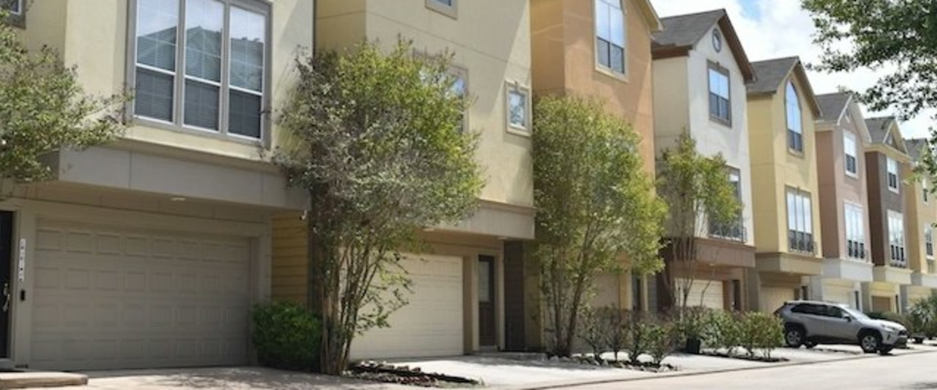 The Ultimate Guide to Condominiums in Houston, TX: An Expert's Perspective